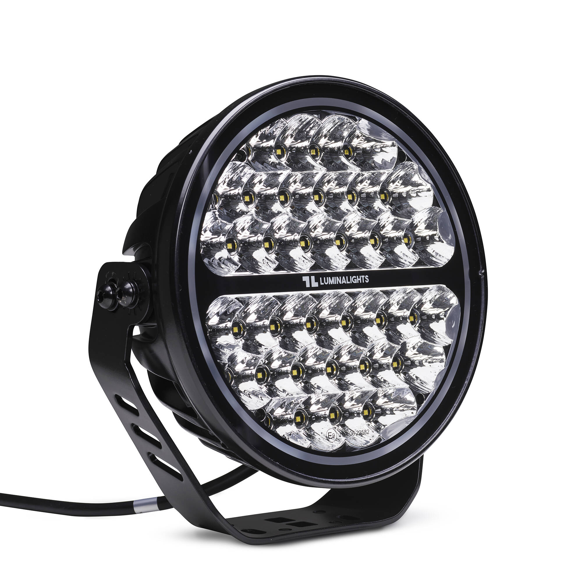 LuminaLights Defender+ 9 led-lisävalo - Lumise.fi verkkokauppa